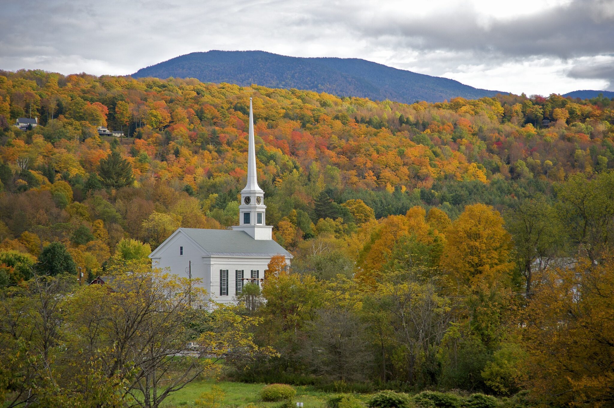 Best Places To Go in Autumn for Fall Foliage | Tradewind Aviation